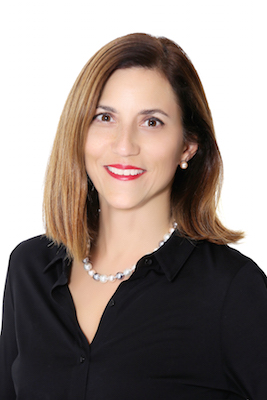 Lisa Hanson headshot 2016 - Woman Around Town