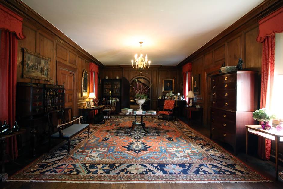 Plantations of Virginia - Exploring the State's Historic Homes - Woman ...