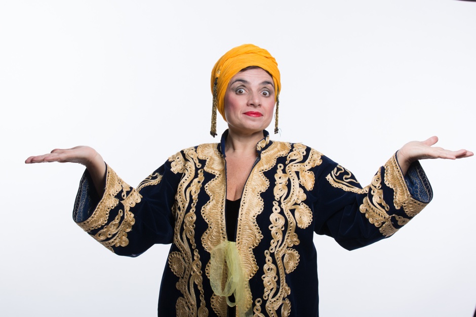 Laura Caparrotti - Building Cultural Bridges Through Theater Between ...